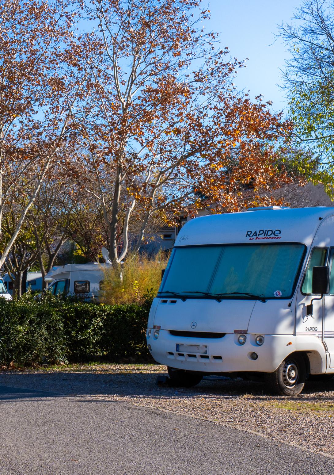 Tarifs & disponibilités | Aire des bains